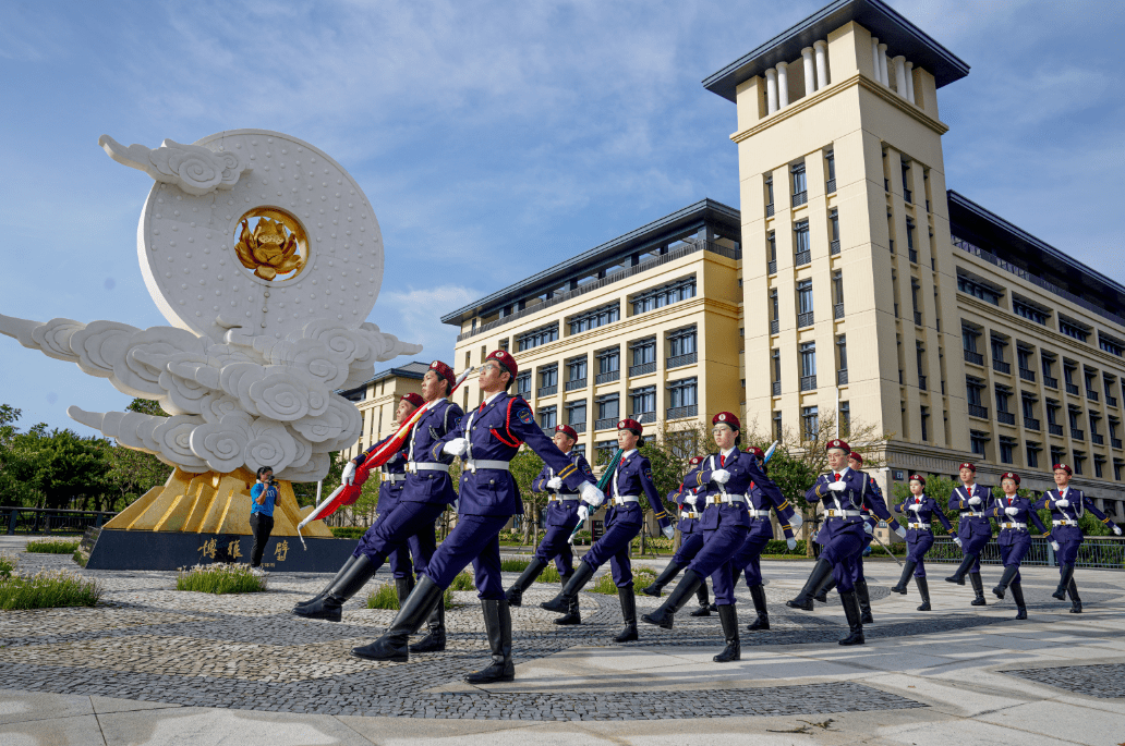 UM National Flag Team Successfully Held the Flag Raising Ceremony to ...